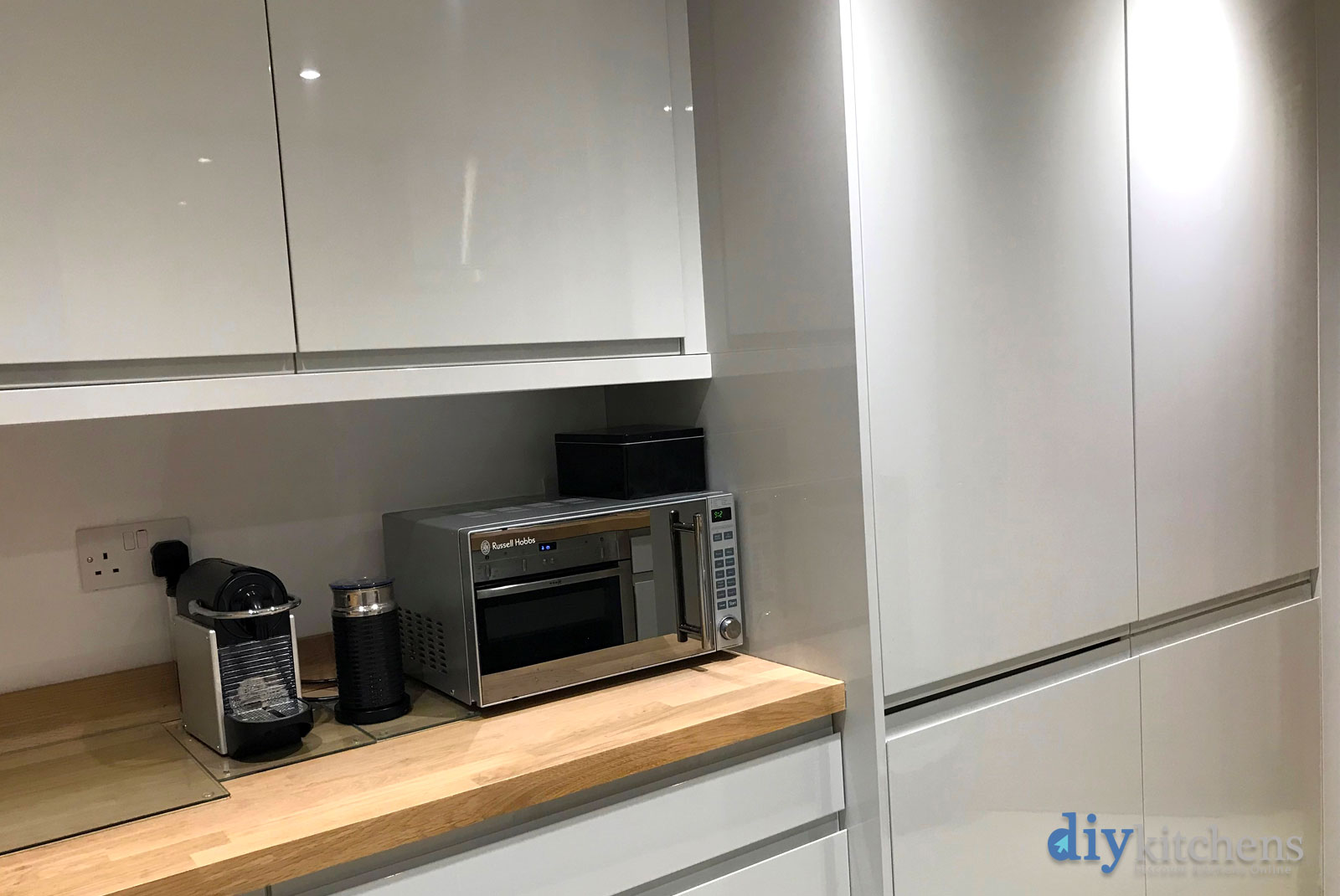 Handleless Real Kitchens