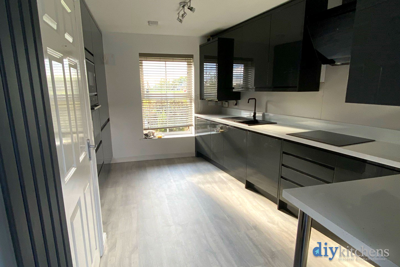 Handleless Real Kitchens