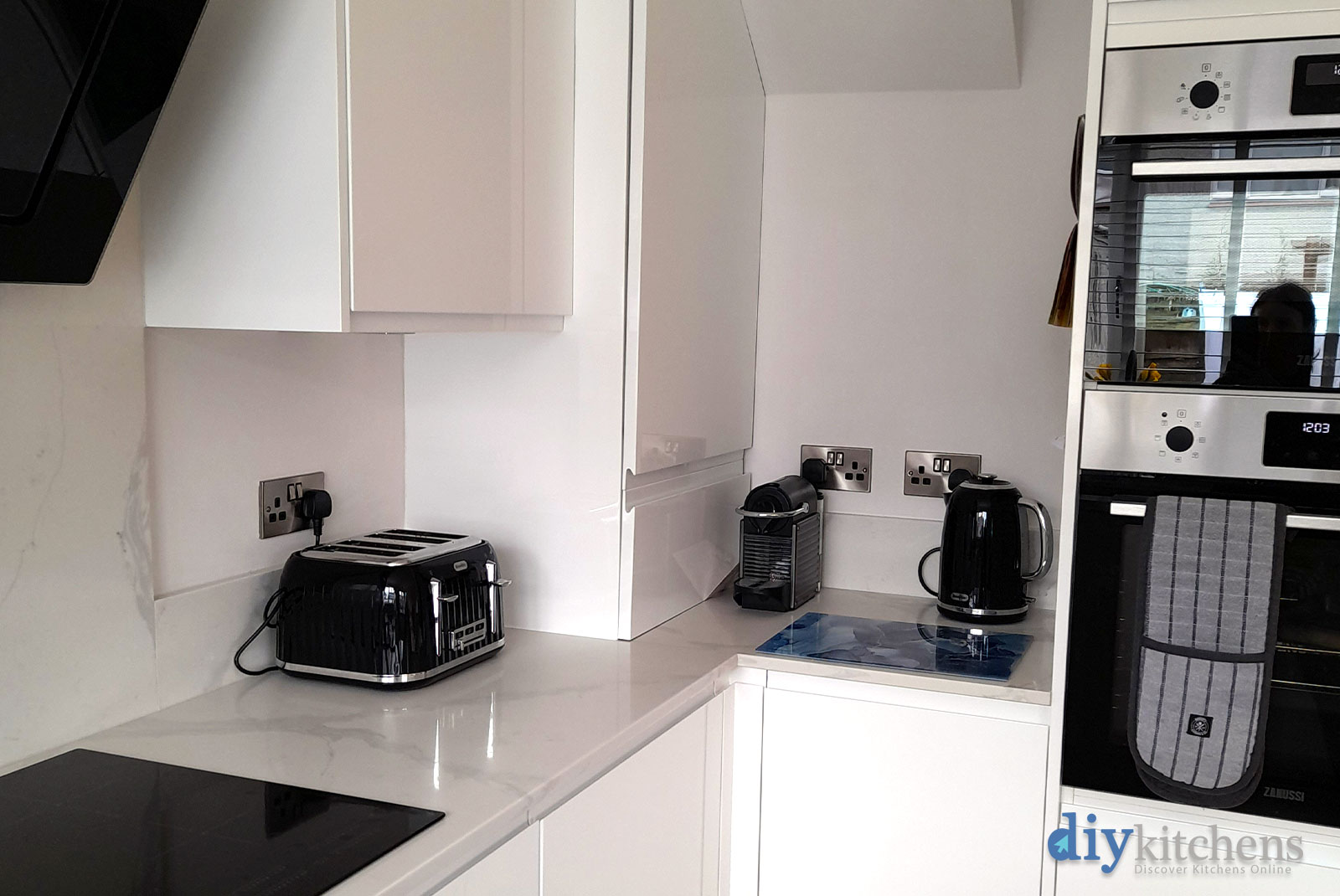 Handleless Real Kitchens