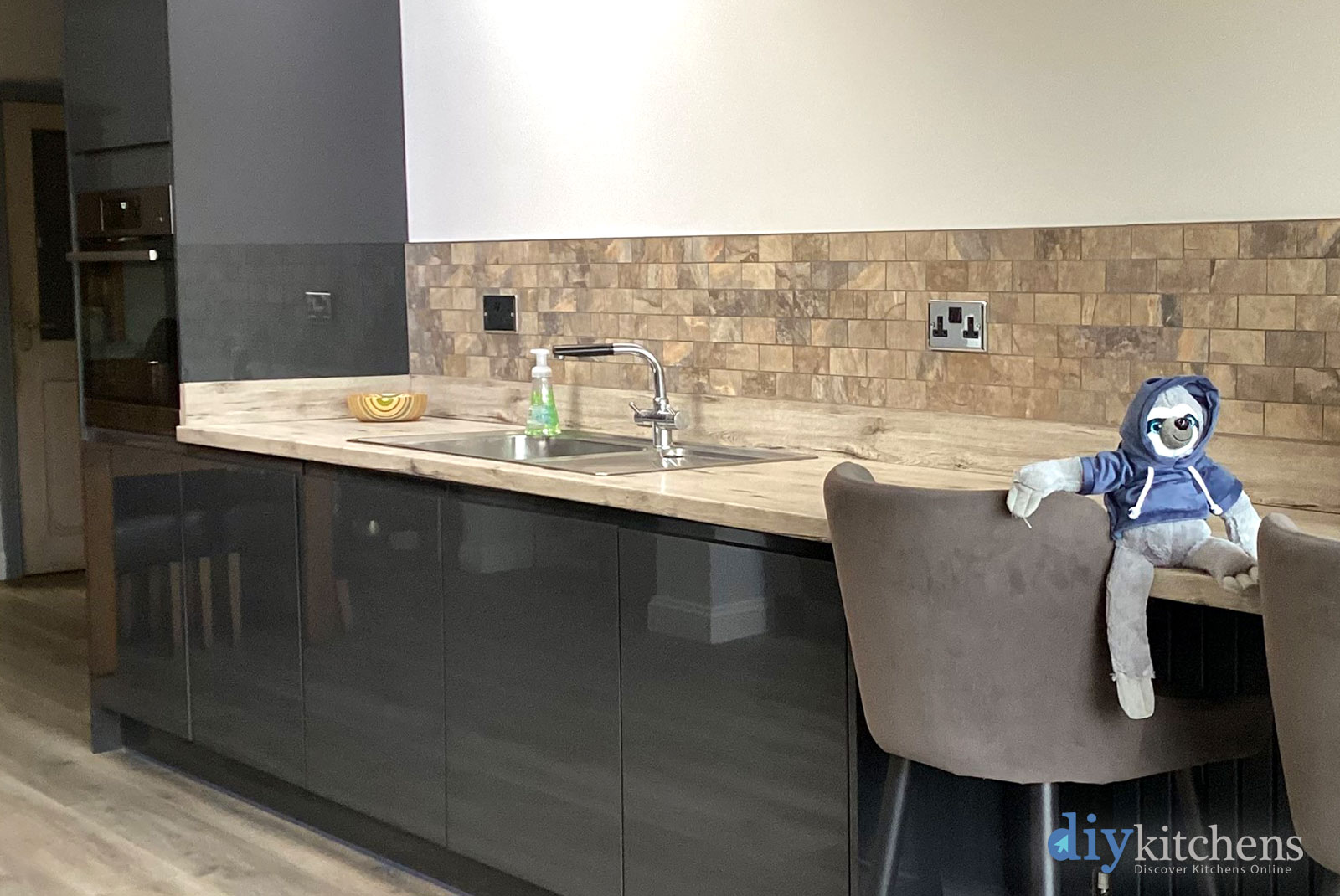 Handleless Real Kitchens