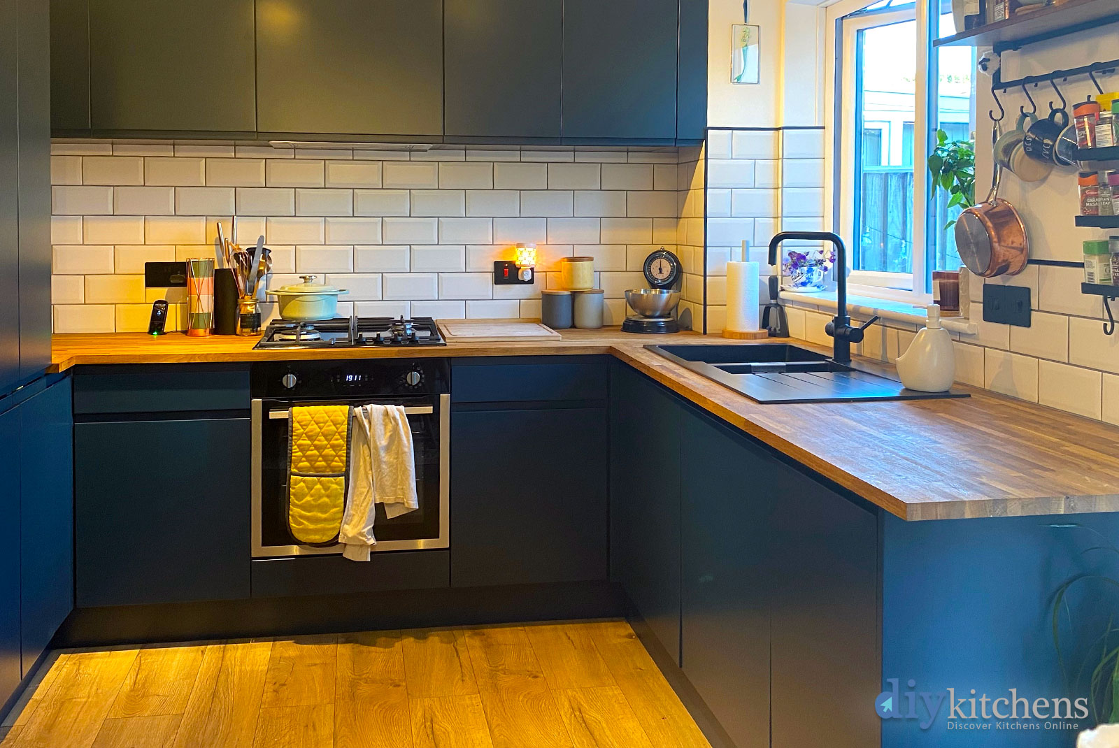 Handleless Real Kitchens