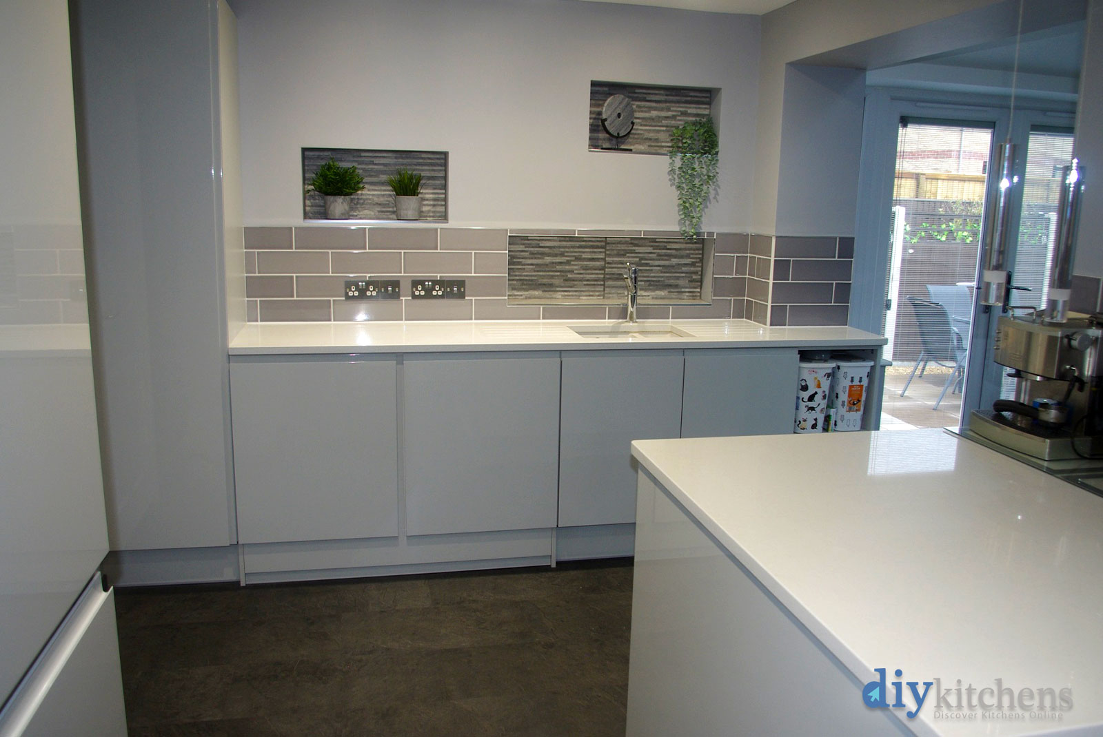 Handleless Real Kitchens