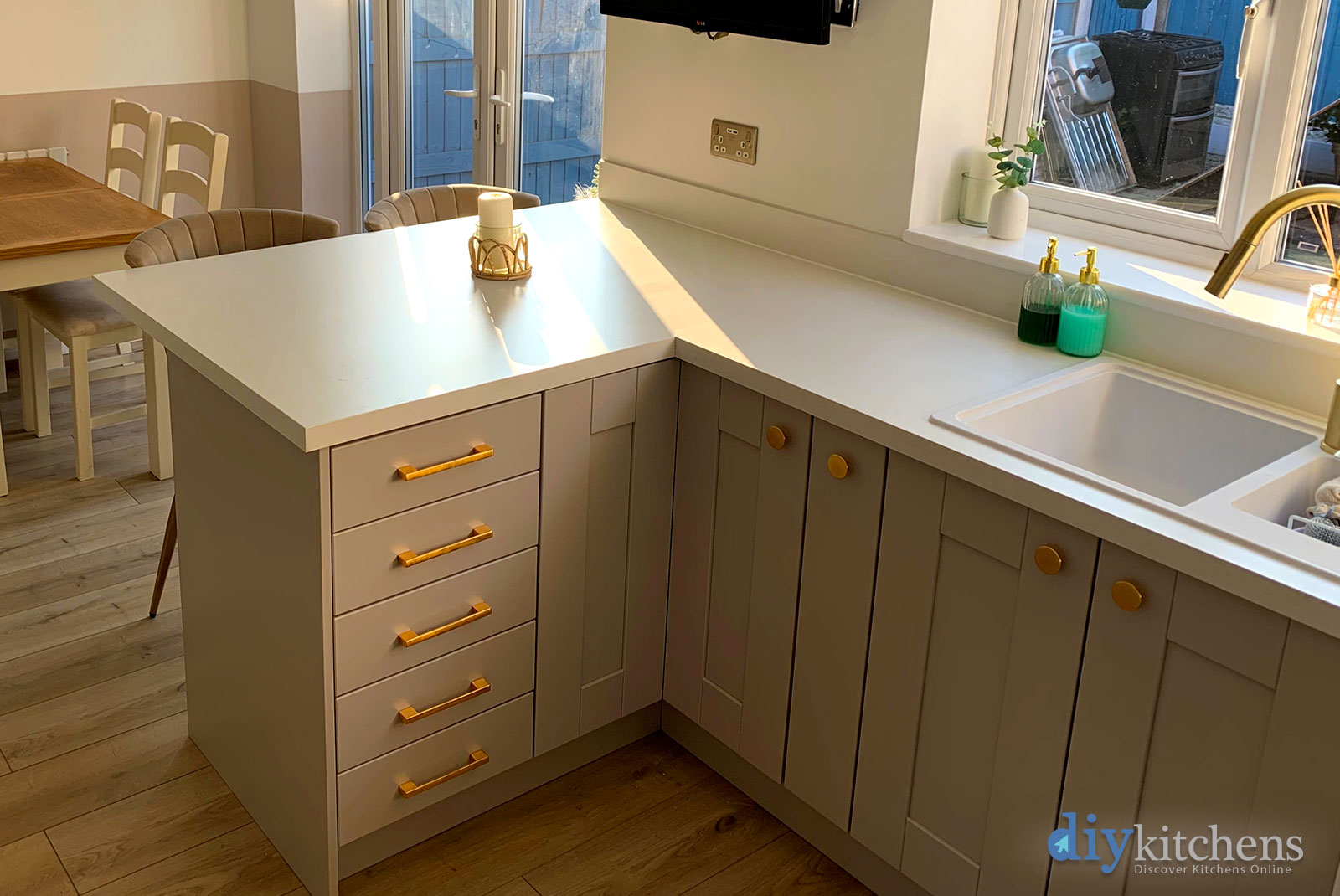 Shaker Alabaster Real Kitchens